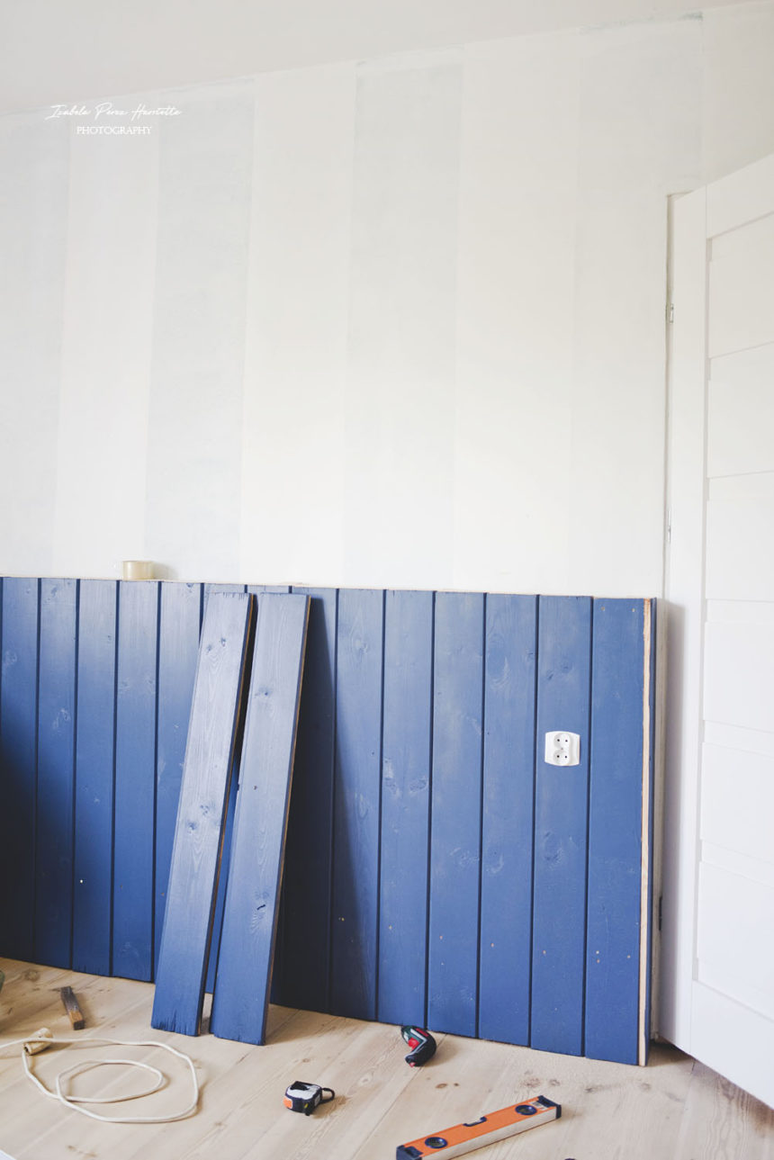 drewniana lamperia w sypialni, jak zrobić drewniany zagłówek,